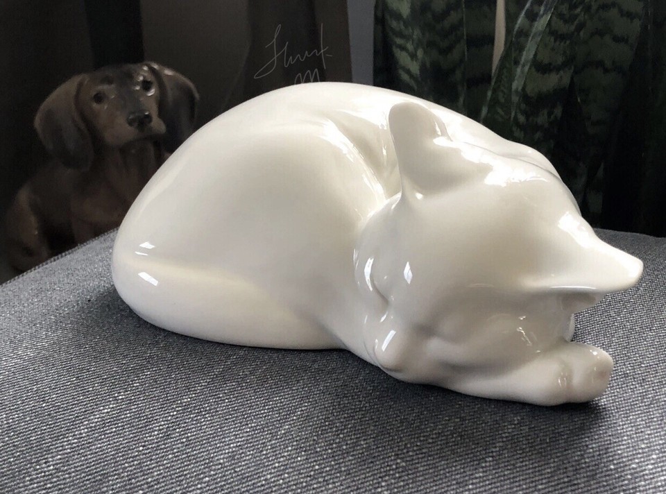Extremely rare Royal Copenhagen Cat curled figurine #284 Erik Nielsen ...