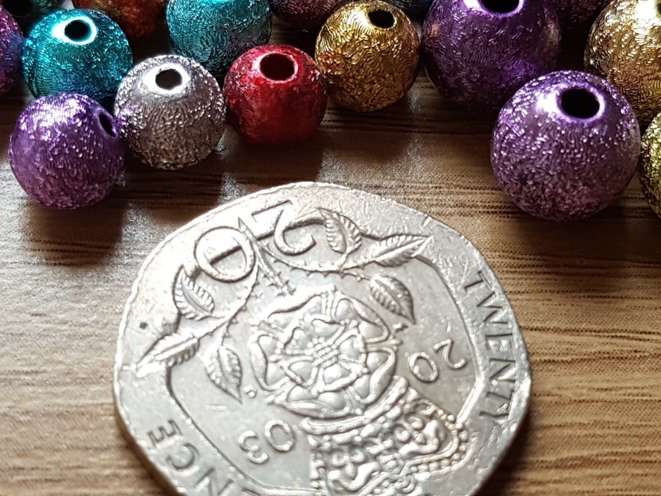 100 Mixed Acrylic METALLIC Sparkly Glitter BEADS 4mm up to 10mm ...