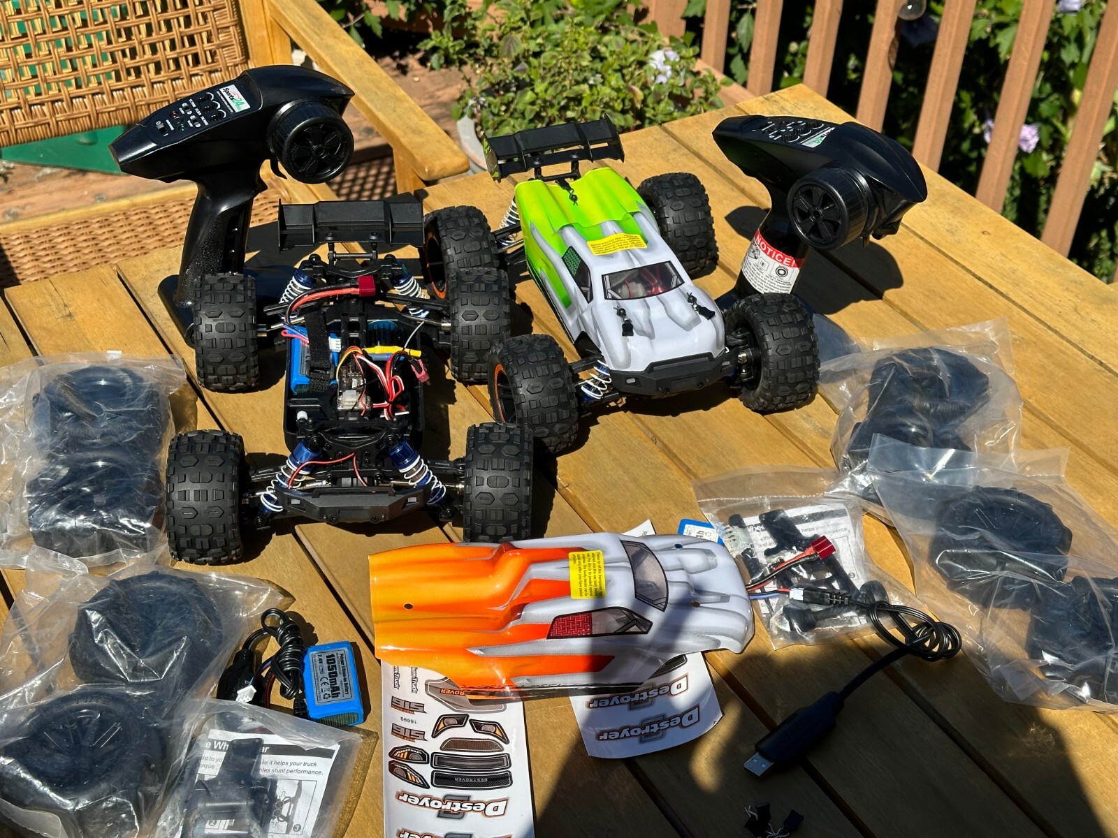 Bundle of 2 of 3s applicable Brushless 1/16 RC Car, haiboxing 16890SA ...