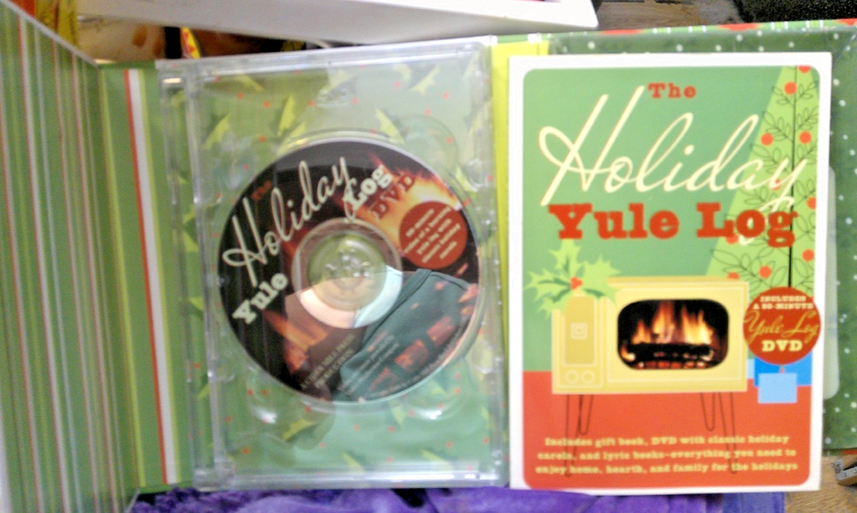 The Holiday Yule Log : Includes Gift Book, DVD with Classic Holiday ...
