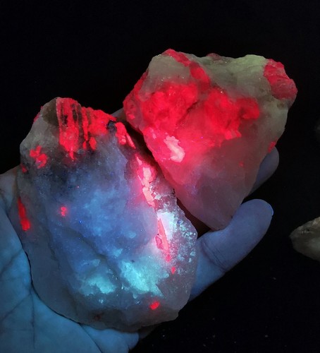 210g2pcsNew Find Natural Red Fluorescent Pink Ruby Rock Matrix Mineral ...