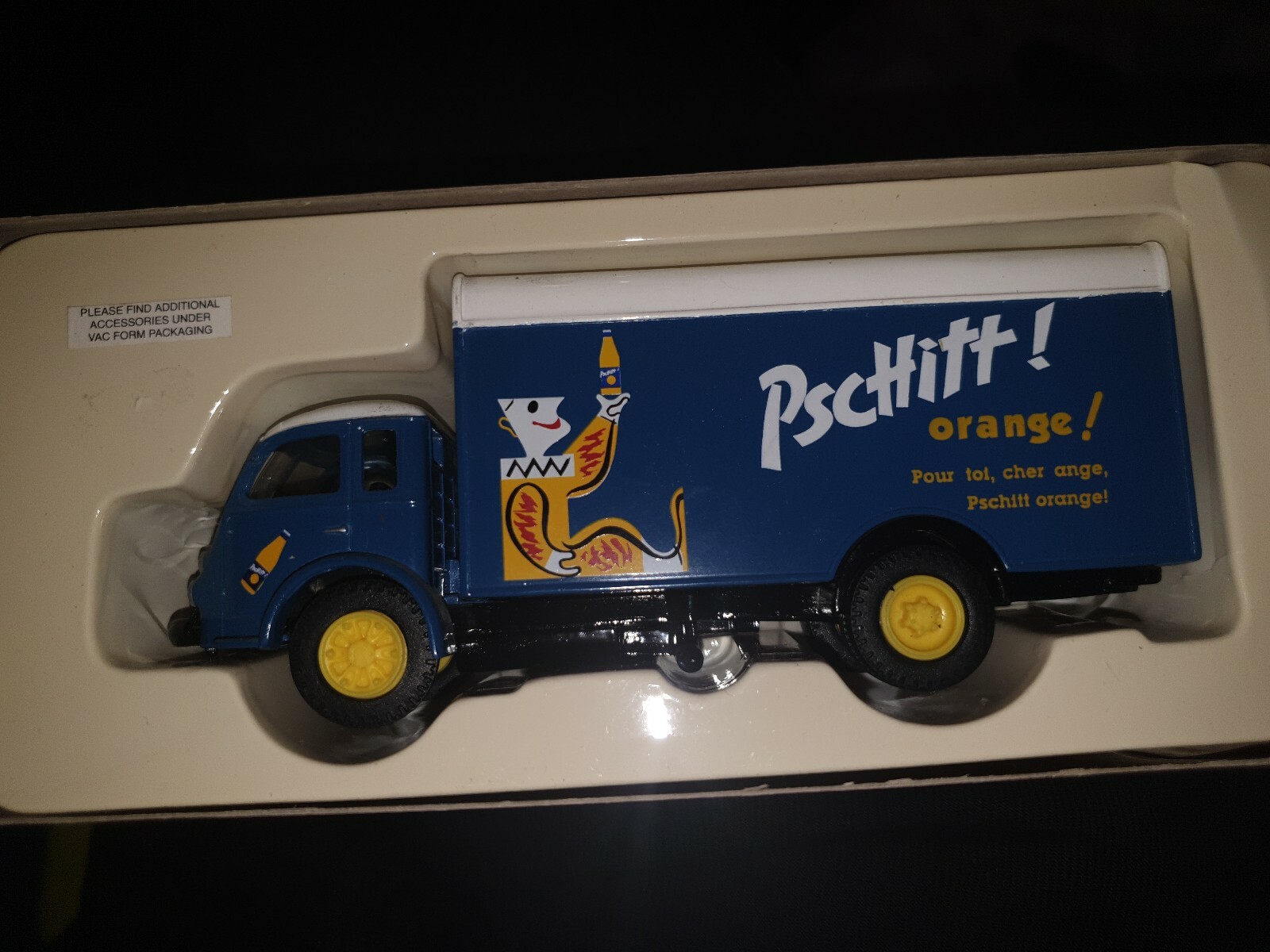 CORGI Classics 71406 RENAULT FAINEANT FOURGON PSCHITT Orange | eBay