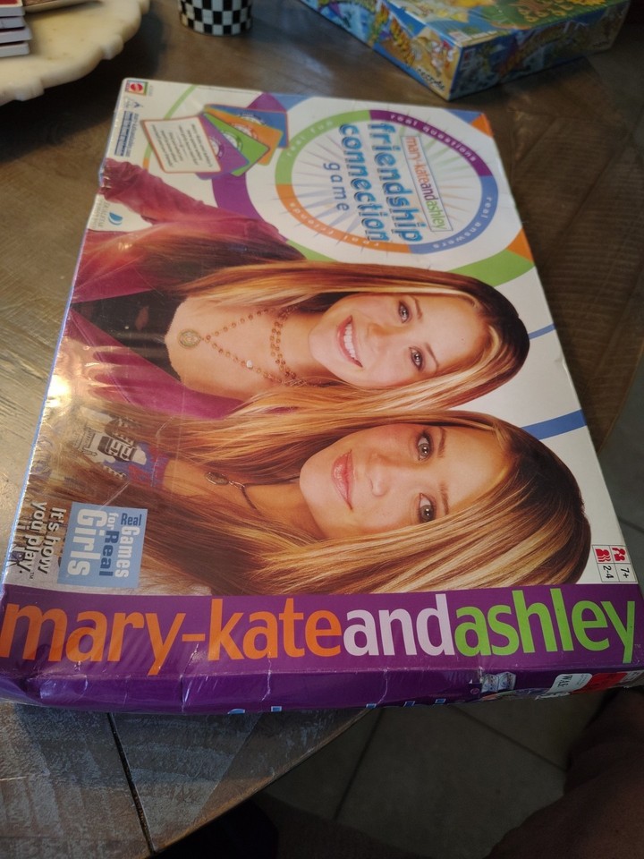 Mary-Kate & Ashley Olsen 2002 FRIENDSHIP CONNECTION Board Game New ...