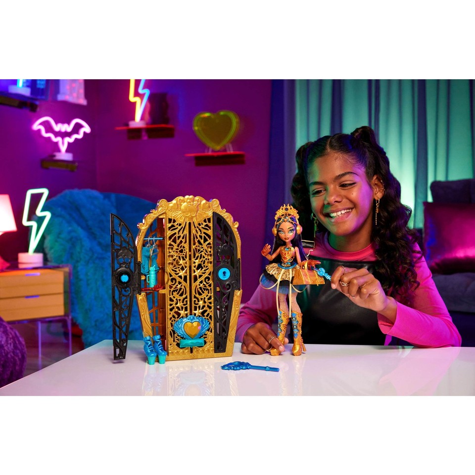 Monster High Skulltimate Secrets Monster Mysteries Playset, Cleo De ...