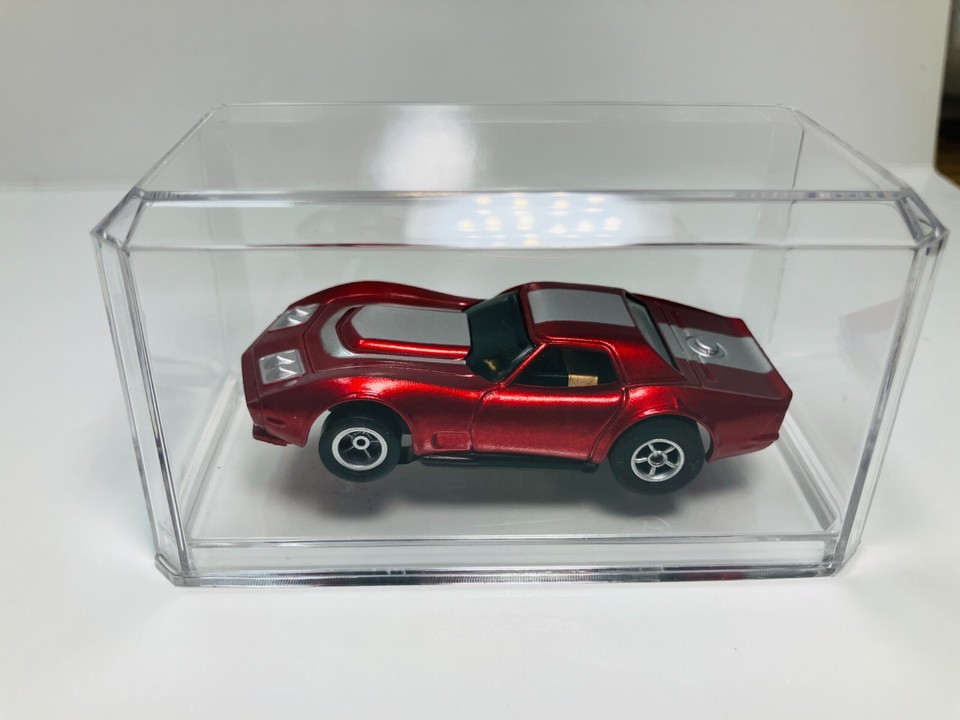 AFX tras CANDY RED CORVETTE AW Chassis & Display case Aurora NEW! | eBay