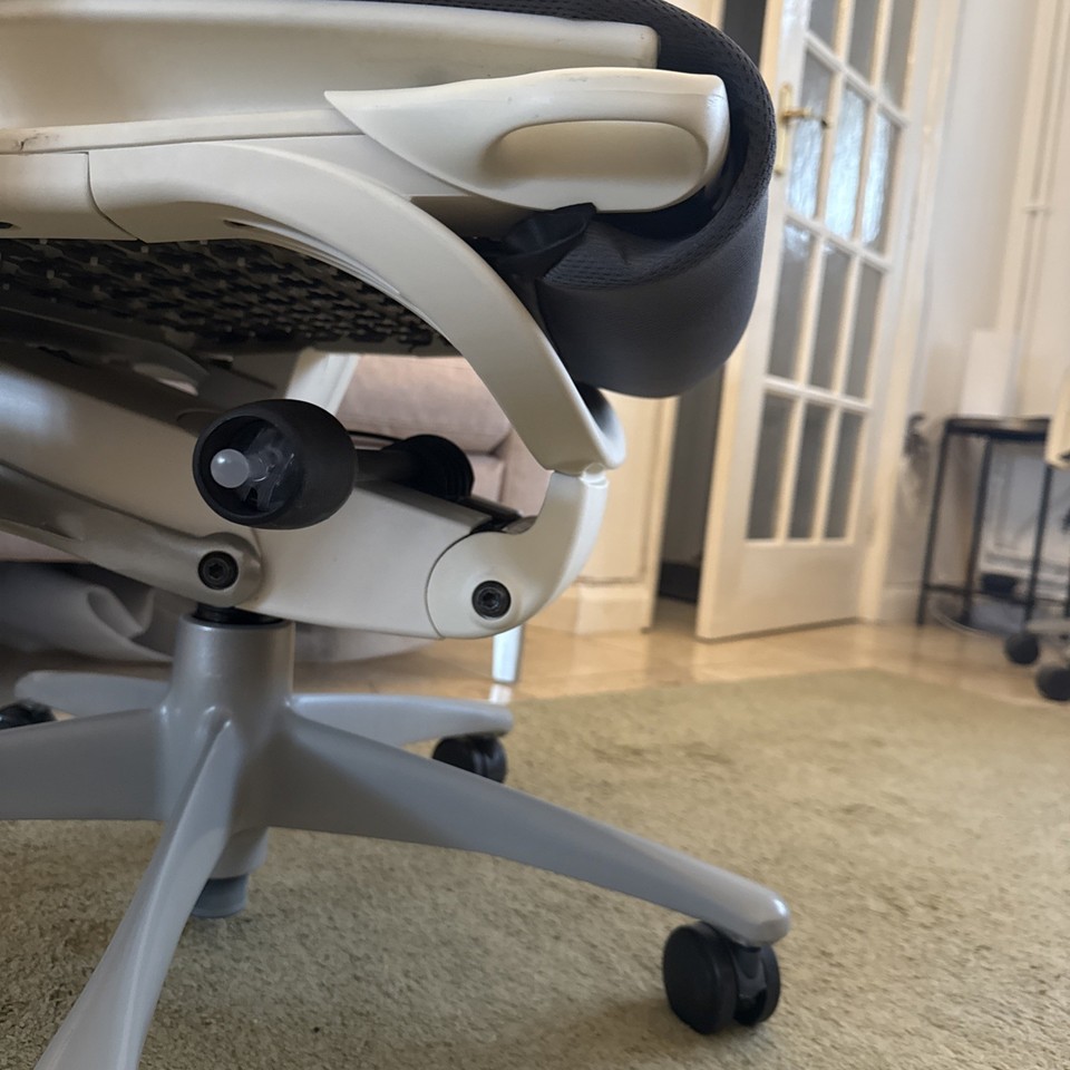 Herman Miller Embody Chair Excellent Condition - £660 CASH PRICE LONDON ...