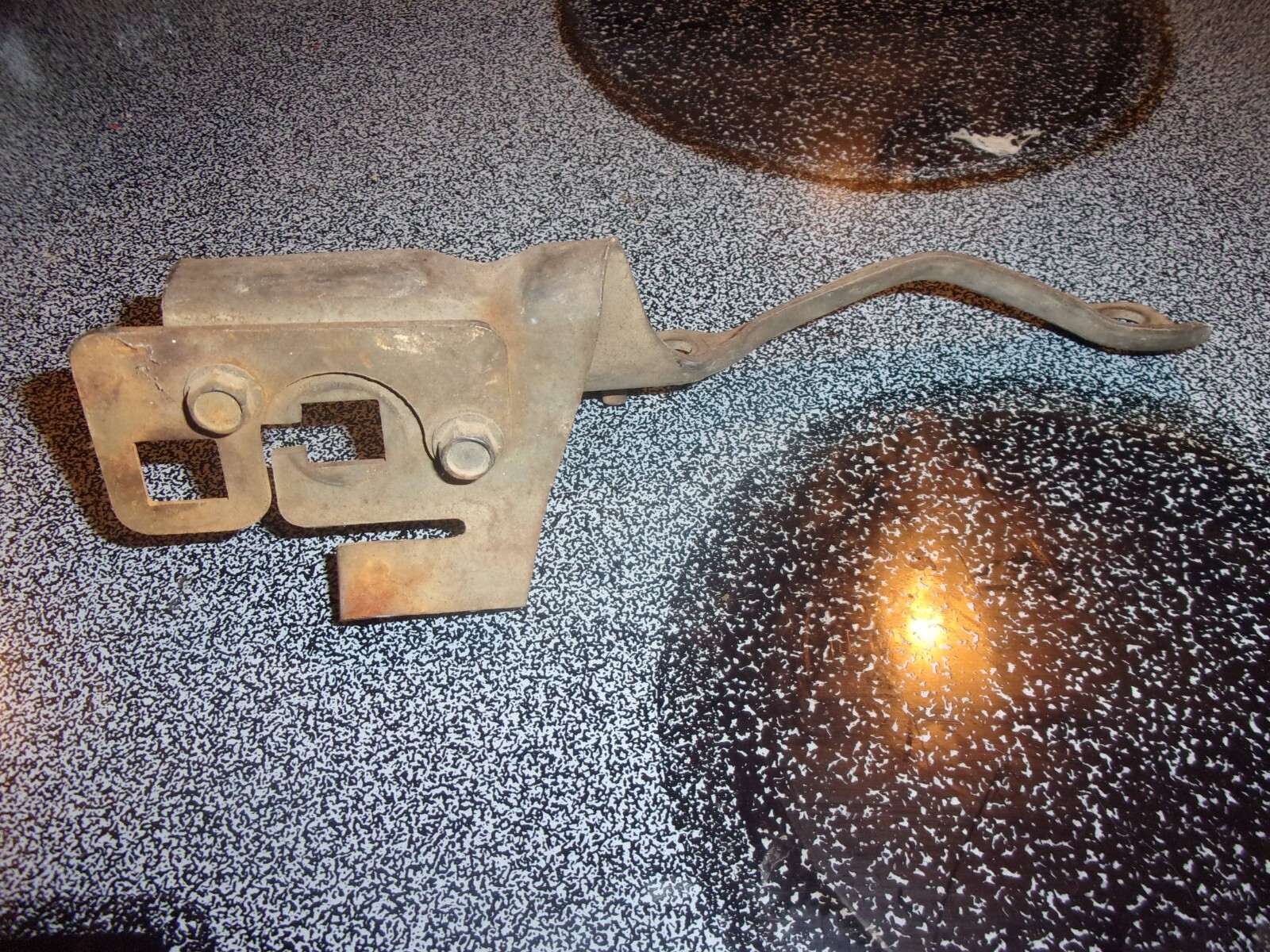 GM Quadrajet 4 Barrel Accelerator Cable Bracket with Cruise Bracket ...