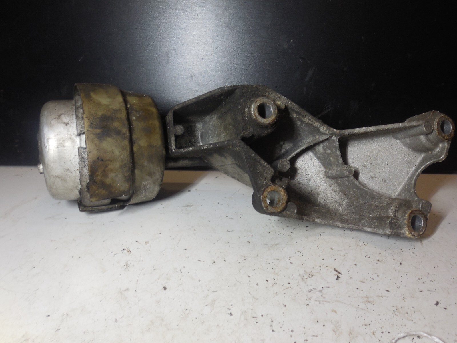 2004-2009 AUDI A4 Engine Mount Bracket 8E0199307A | eBay