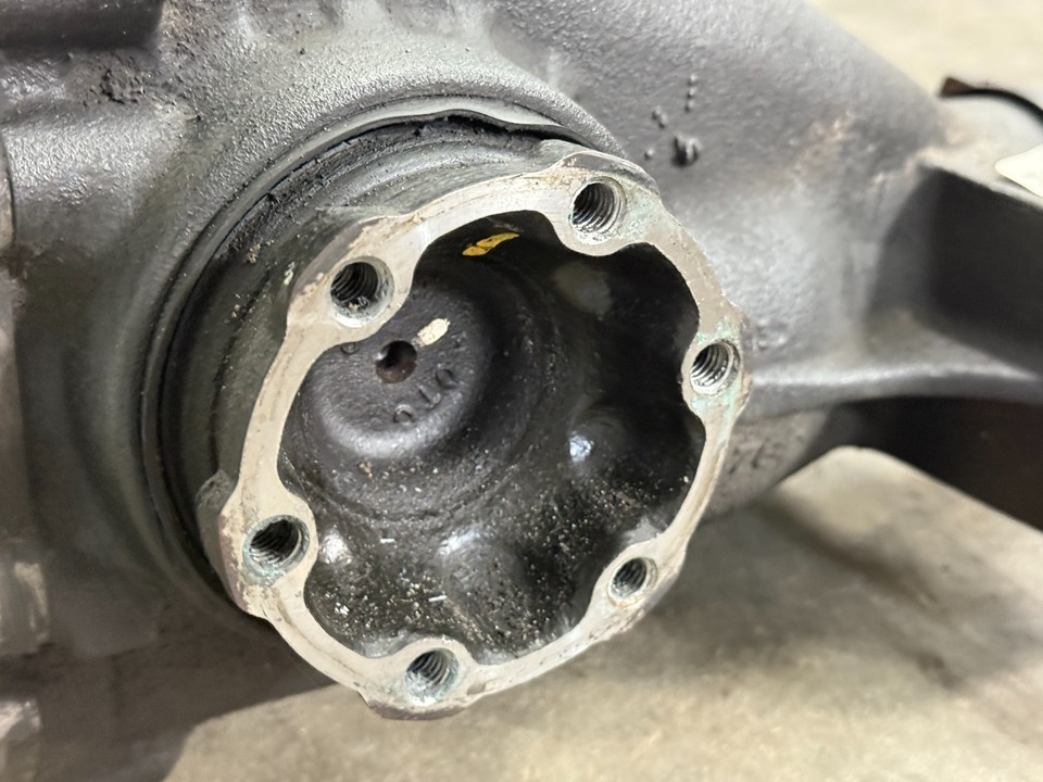 2013-2018 Cadillac ATS 2.0L RWD Rear Differential Diff Axle Carrier 3. ...
