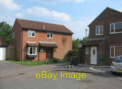 Photo 6x4 Tiberius Close Basingstoke I guess you need to get on with ...