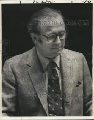 1968 Press Photo Stuart Vaughan, repertory director calls class to ...