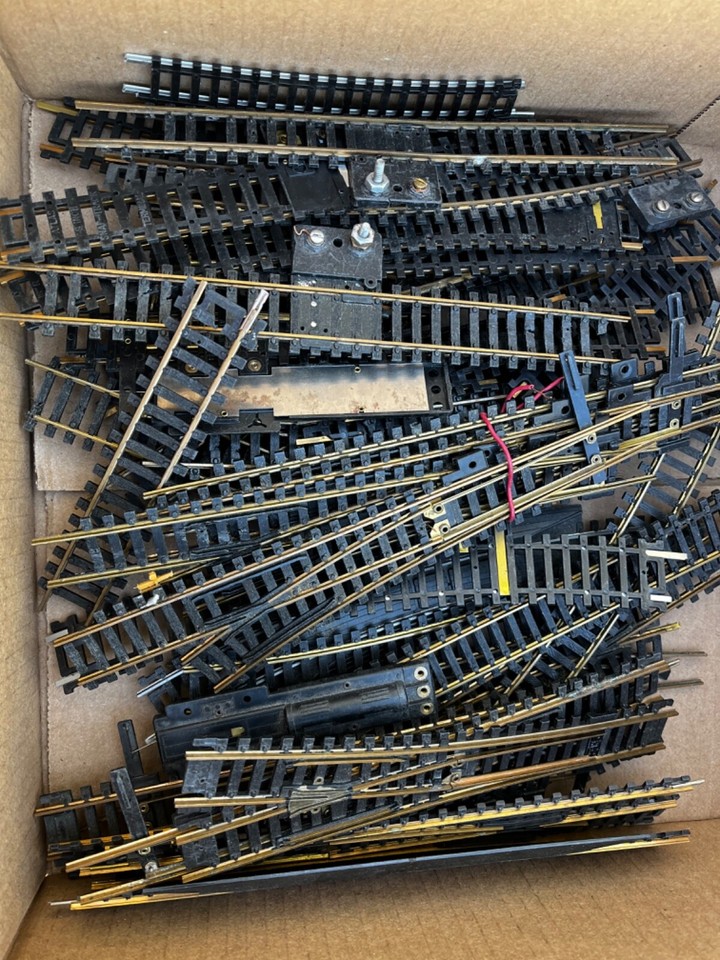Atlas Snap Train Track Switch Track Rerailer Straight Curved 10.5 lbs ...