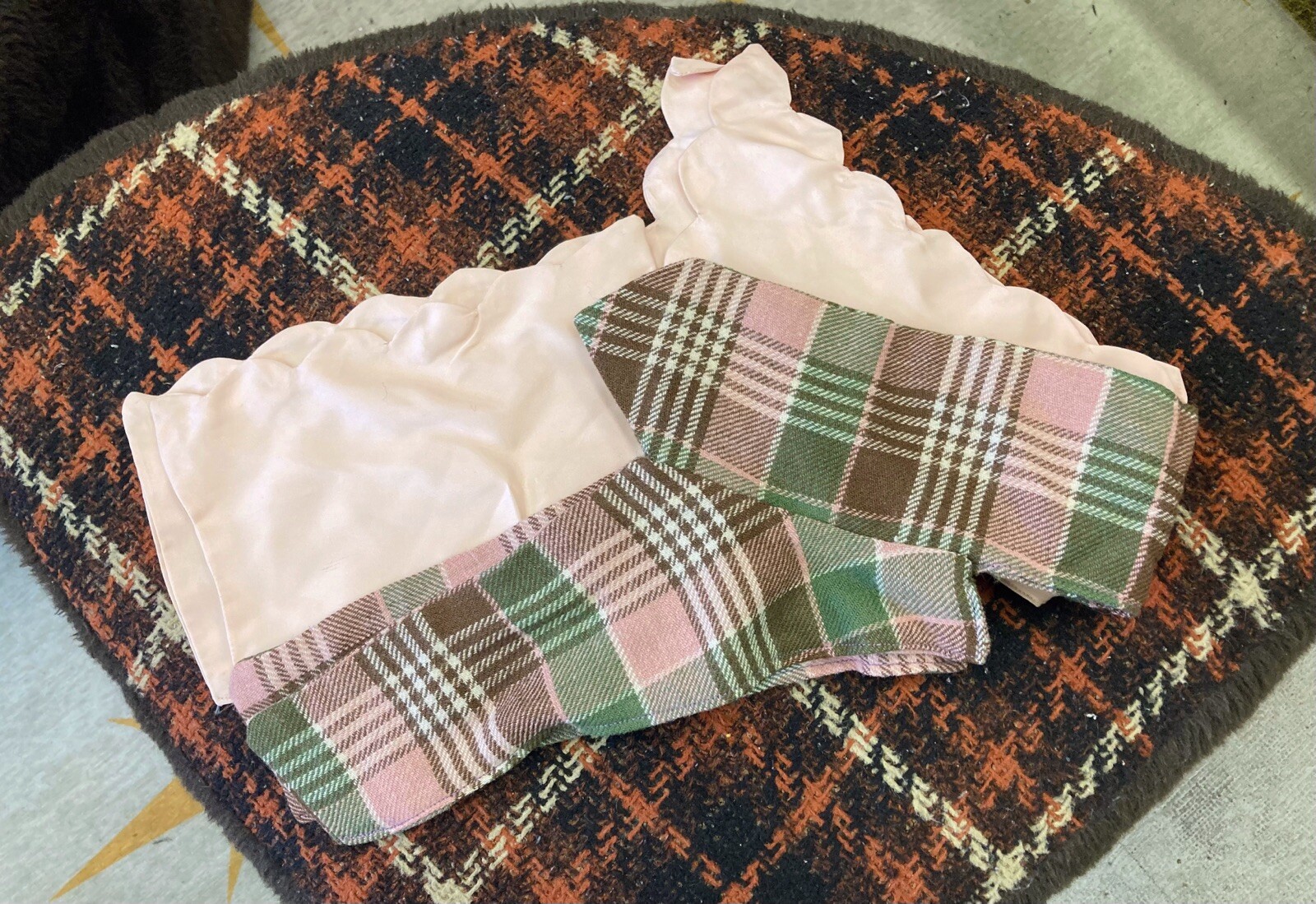 LOT OF TWO 1950 and 1940's Collars Ballet Pink Satin … - Gem