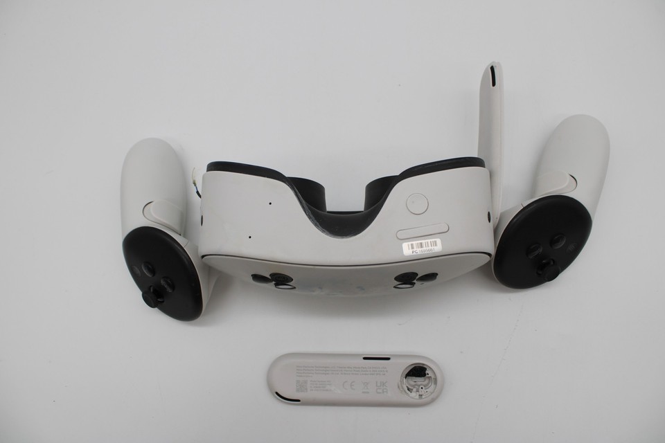 Oculus Quest 3S Virtual Reality Headset Bundle 128GB *READ DESC ...