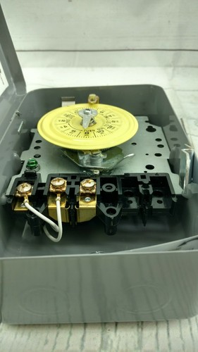 T103 Series 40 Amp 125-Volt DPST 24-Hour Mechanical Time Switch with ...