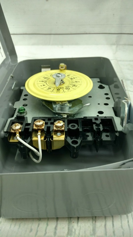 T103 Series 40 Amp 125-Volt DPST 24-Hour Mechanical Time Switch with ...