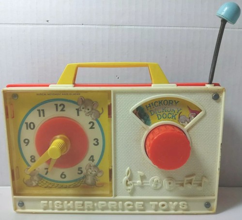 VINTAGE 1971 FISHER PRICE CLOCK & RADIO- PLAYING HICKORY DICKORY DOCK ...
