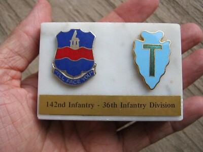 US ARMY MILITARY 142nd and 36th INFANTRY DIVISION PINS UNIT CRESTS ...