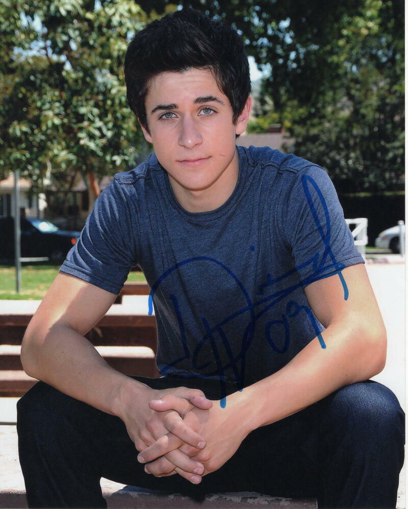 David Henrie Muscles Wizards Of Waverly Place' Star David Henrie