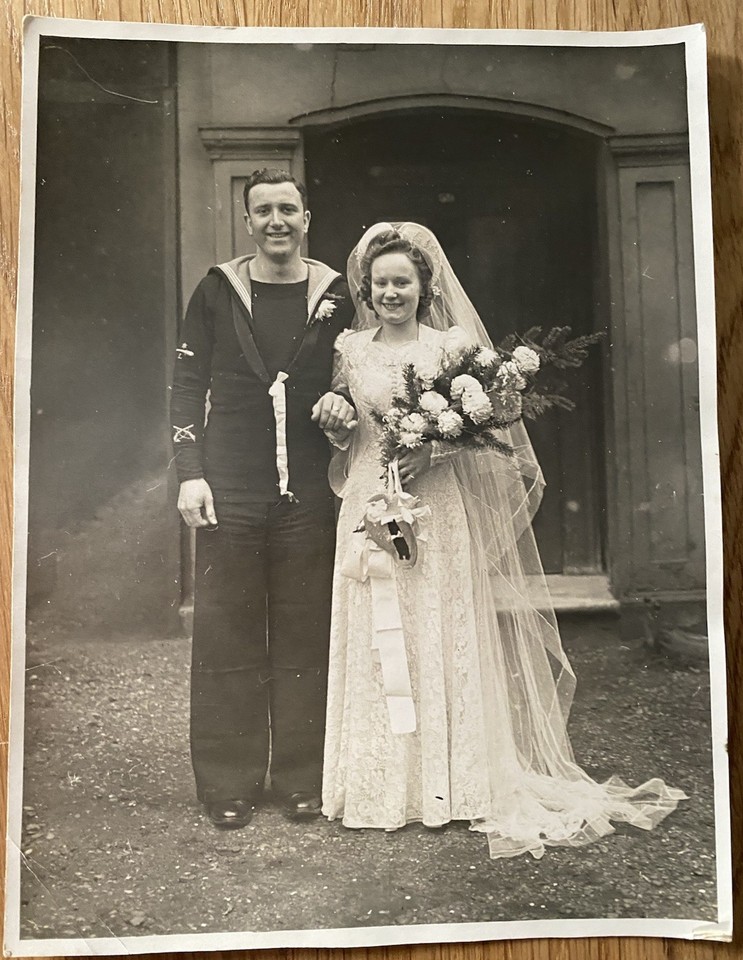 vintage old photo 40s wartime wedding wedding sailor fashion church ...