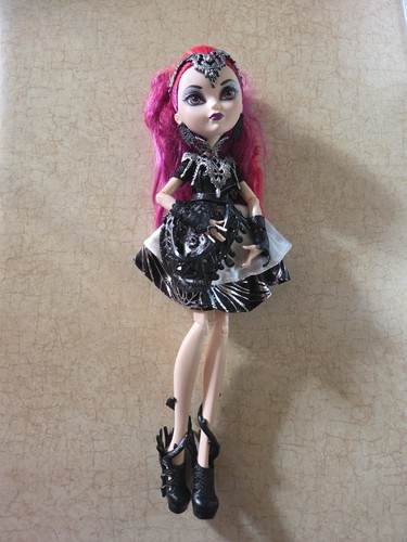 Ever After High Dragon Games Mira Shards Evil Queen Doll Deluxe Special ...