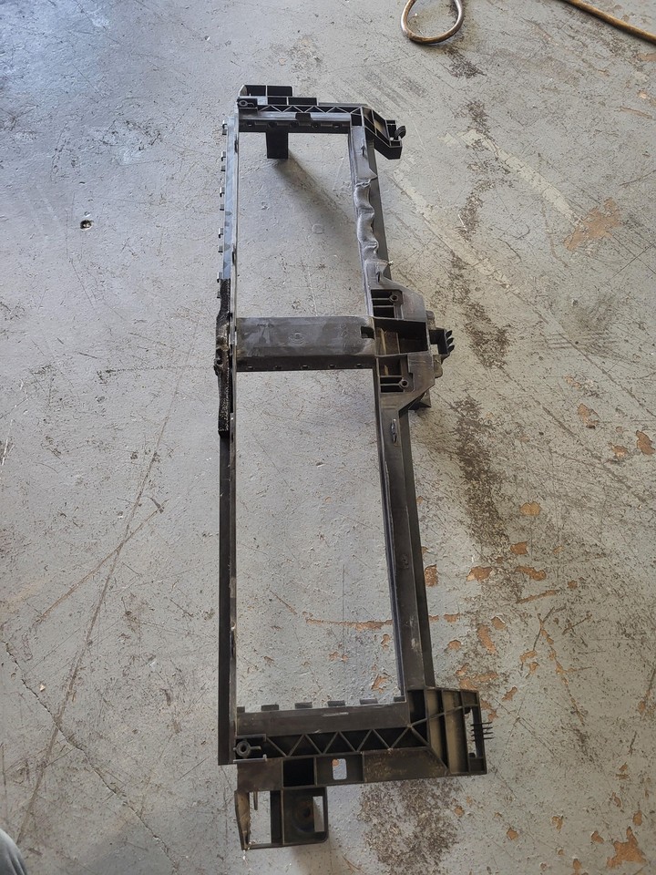 Engine Radiator Support Air Duct Shutter 2022 MERCEDES-BENZ GLB 250 ...