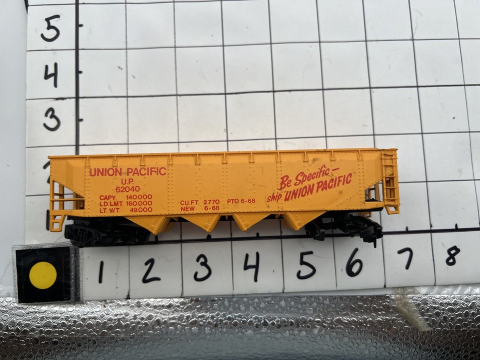 TYCO #62040 HO Scale Union Pacific Be Specific Hopper Car Fair | eBay