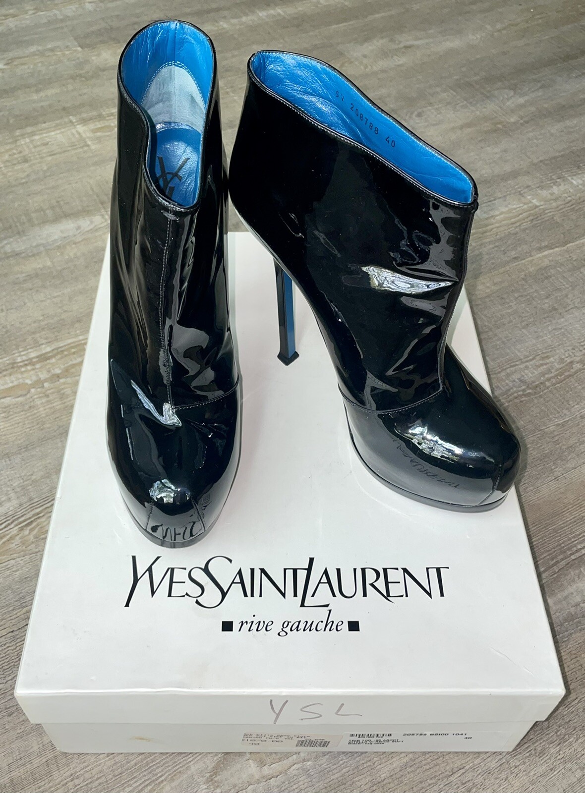 Yves Saint Laurent Limited Edition Tribute Ankle Boot… - Gem