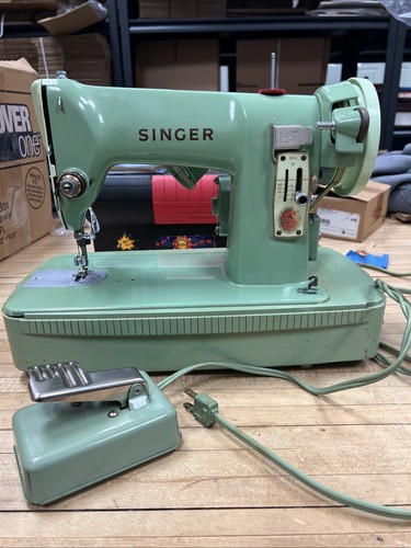 Vintage Portable Singer Sewing Machine 185J with Carrying Case | eBay