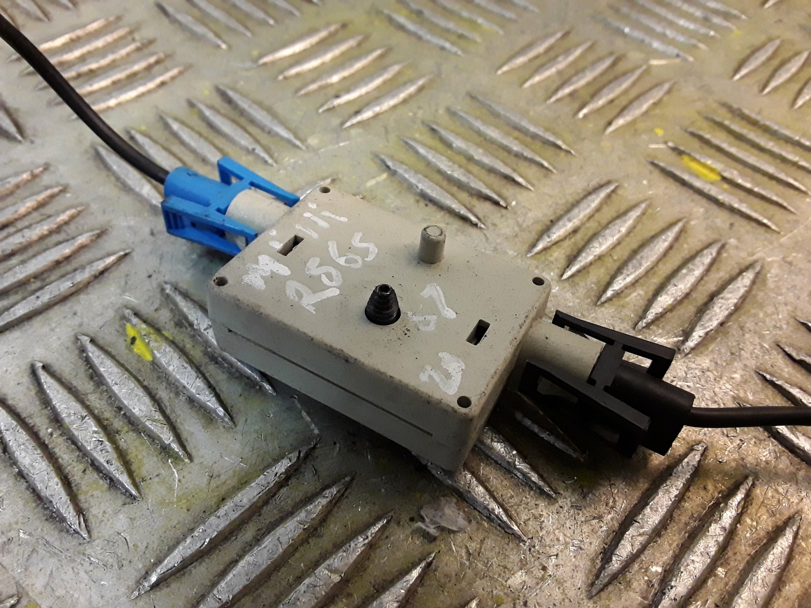 MINI ANTENNA AMPLIFIER MODULE for MINI COOPER R55 R56 GENUINE 6990090 ...