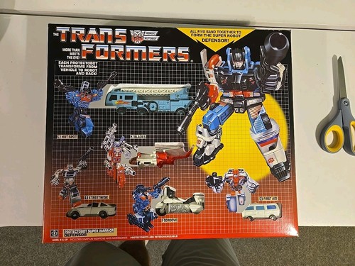 New Transformation G1 Reissue Autobots Defensor MISB Action Figure Box ...