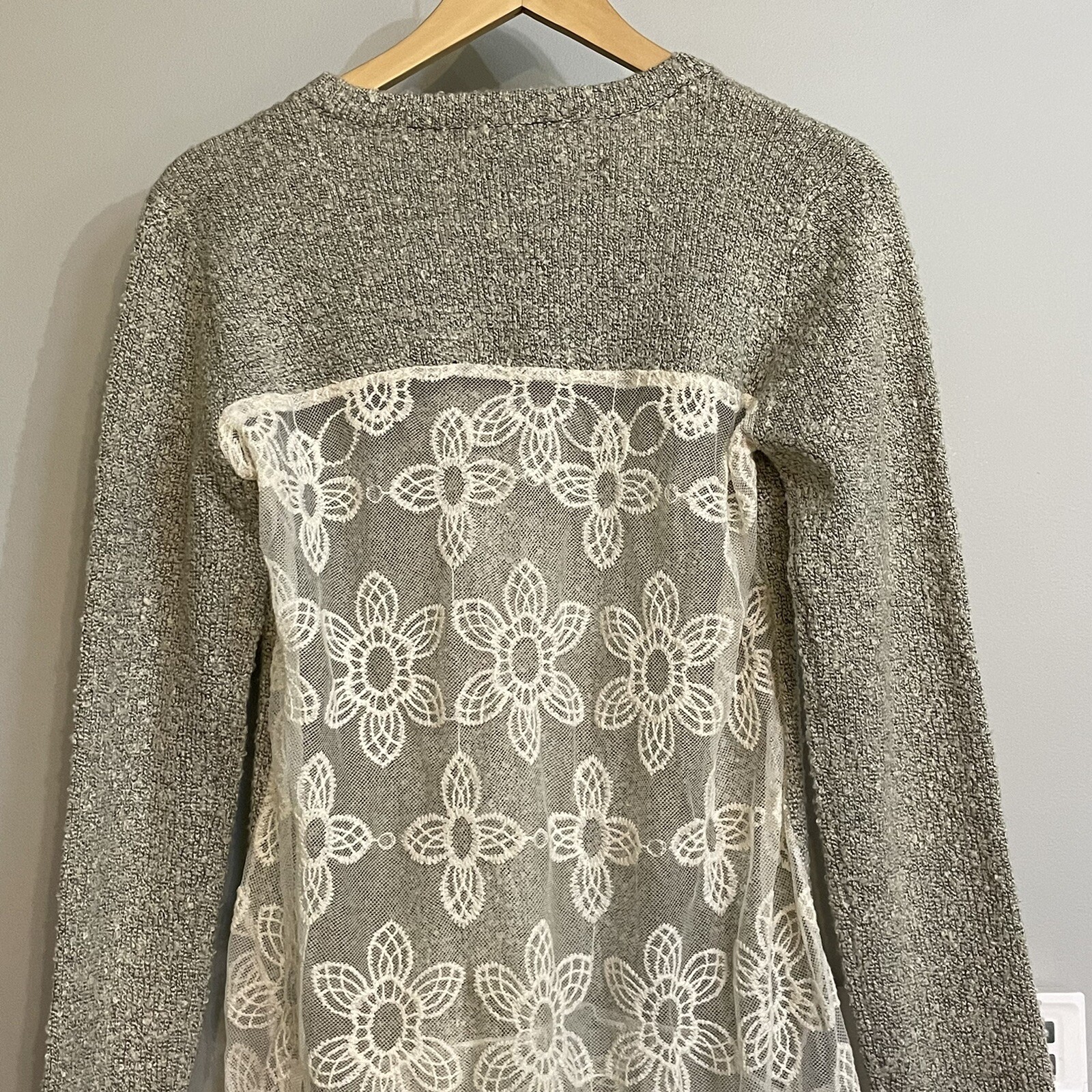 Hem & Thread Top Lace Shoulders And Back Pullover Swe… - Gem