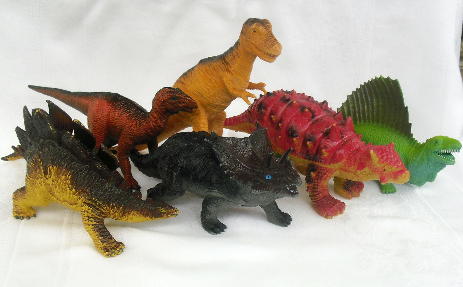 DINOSAURS, T-Rex, Stegosaurus,Dimetrodon,Velociraptor,Ankylosaurus ...