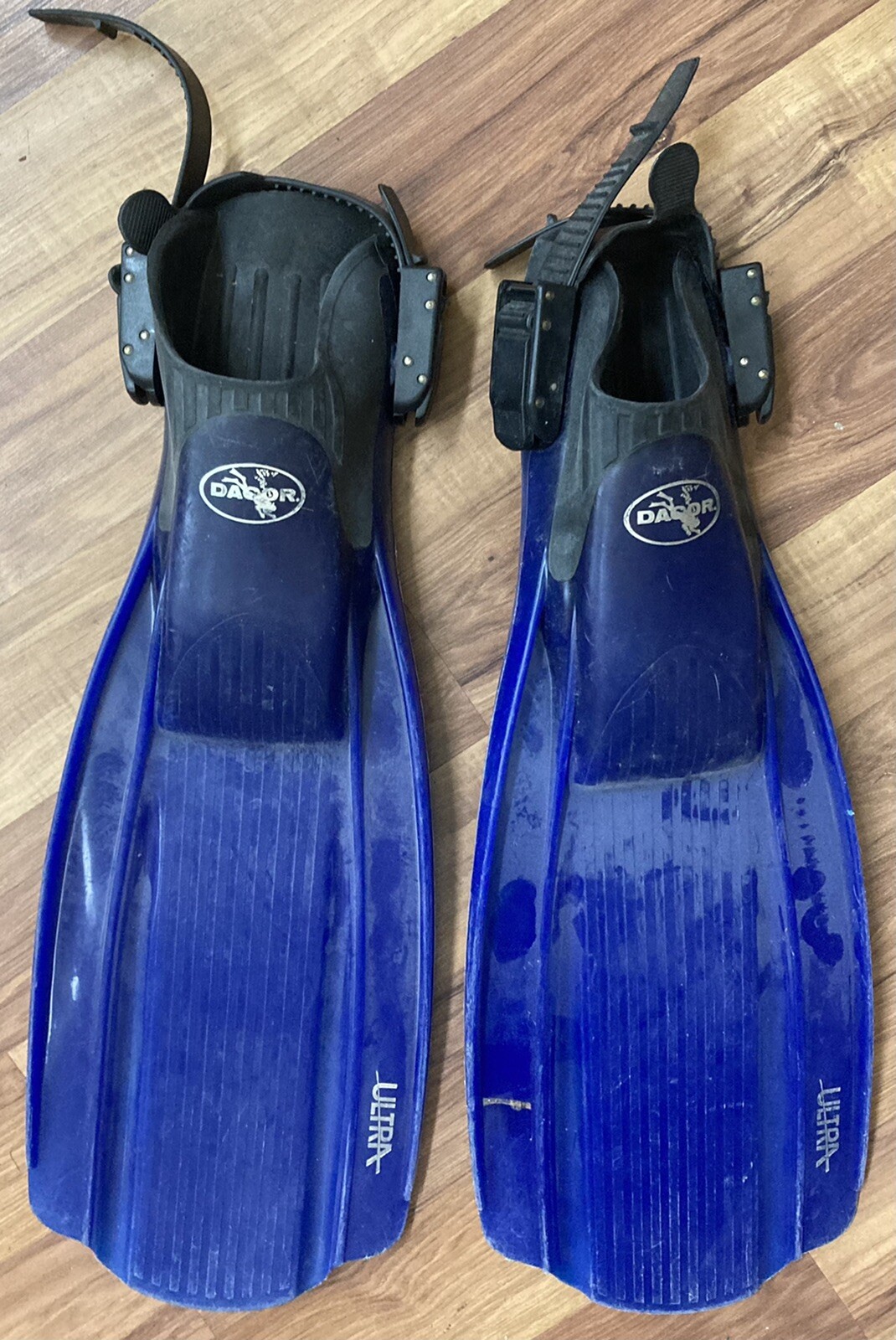 Dacor Ultra Diving Fins Size Adult Medium Color Blue. Still In Great ...