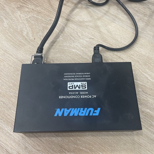 Furman AC-215A Compact Power Conditioner, Auto-Resetting Voltage ...