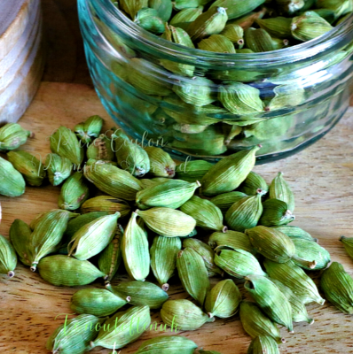 Green Cardamom Pods The Food Voyages