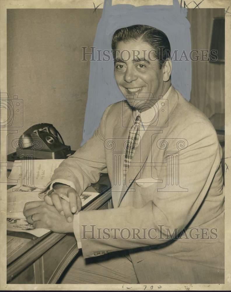 Robert Strauss Actor