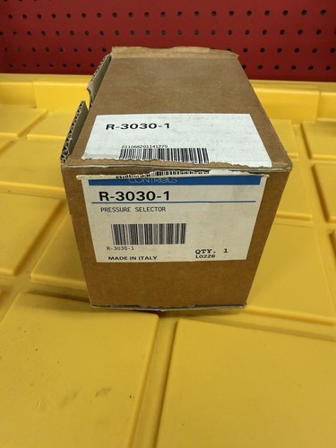 New, Open box, JOHNSON CONTROLS R-3030-1 REVERSING RELAY | eBay