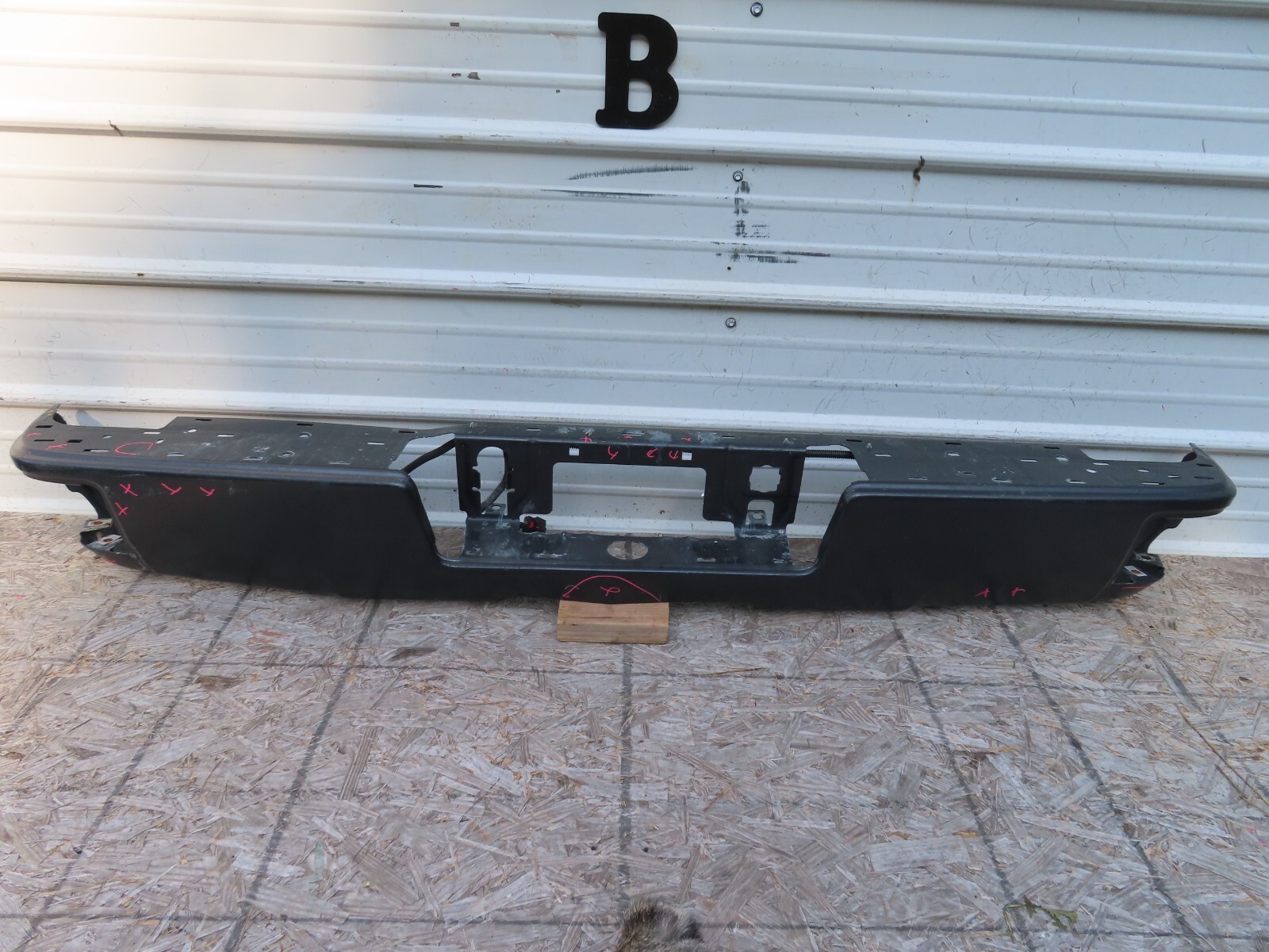 2016-2019 Chevrolet Silverado GMC Sierra 1500 Rear Metal Bumper OEM ...