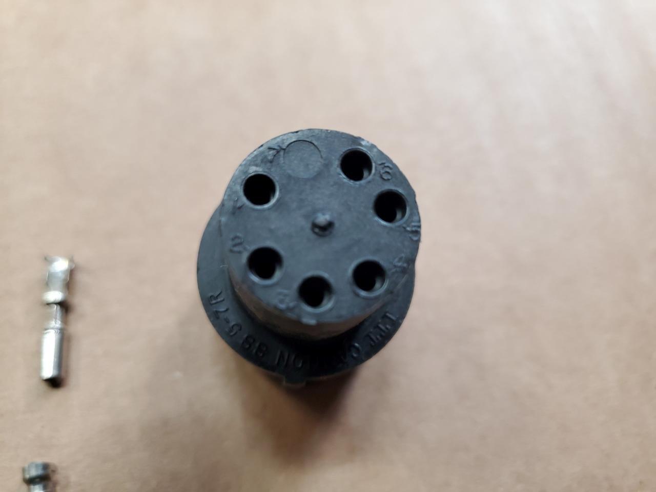 ITT CANNON Sure Seal Female Connector & pins/socket SS5-7R receptacle 6 ...