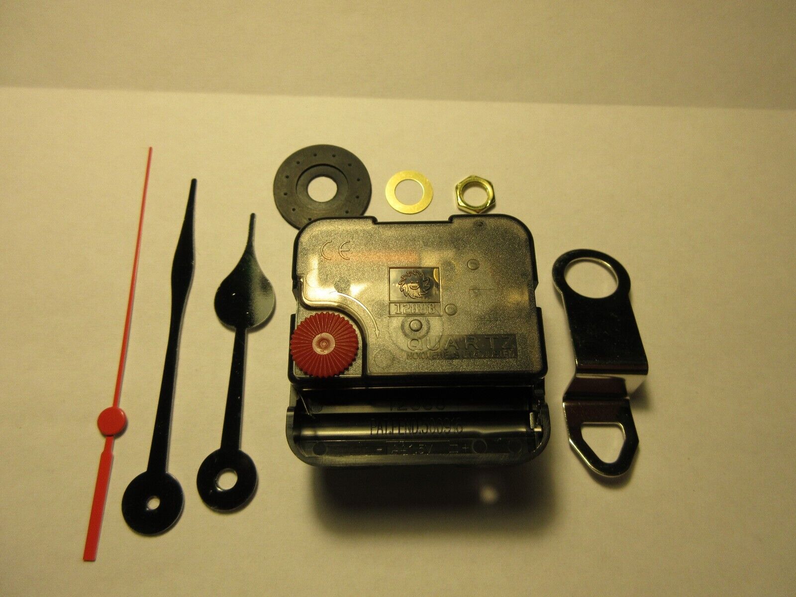 Young Town Youngtown Genuine Quartz Clock SWEEP Movement Model 12888 ...