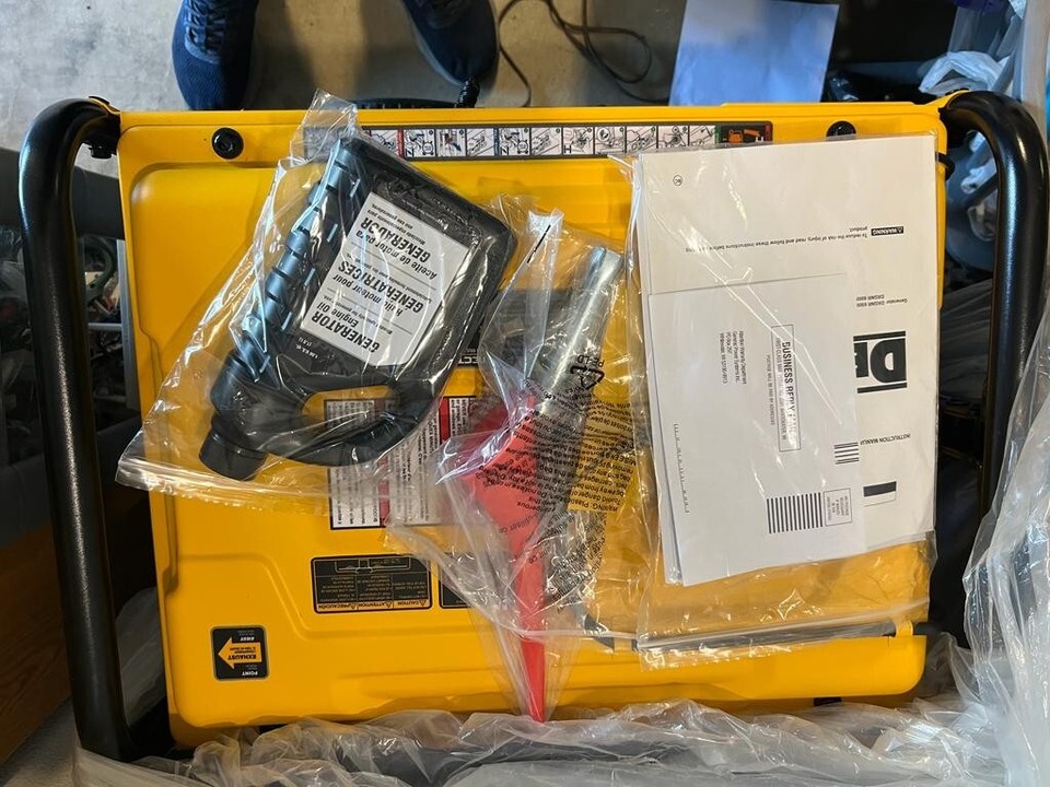 DEWALT 10000 start watts 8000 running watts Electric Start Generator ...