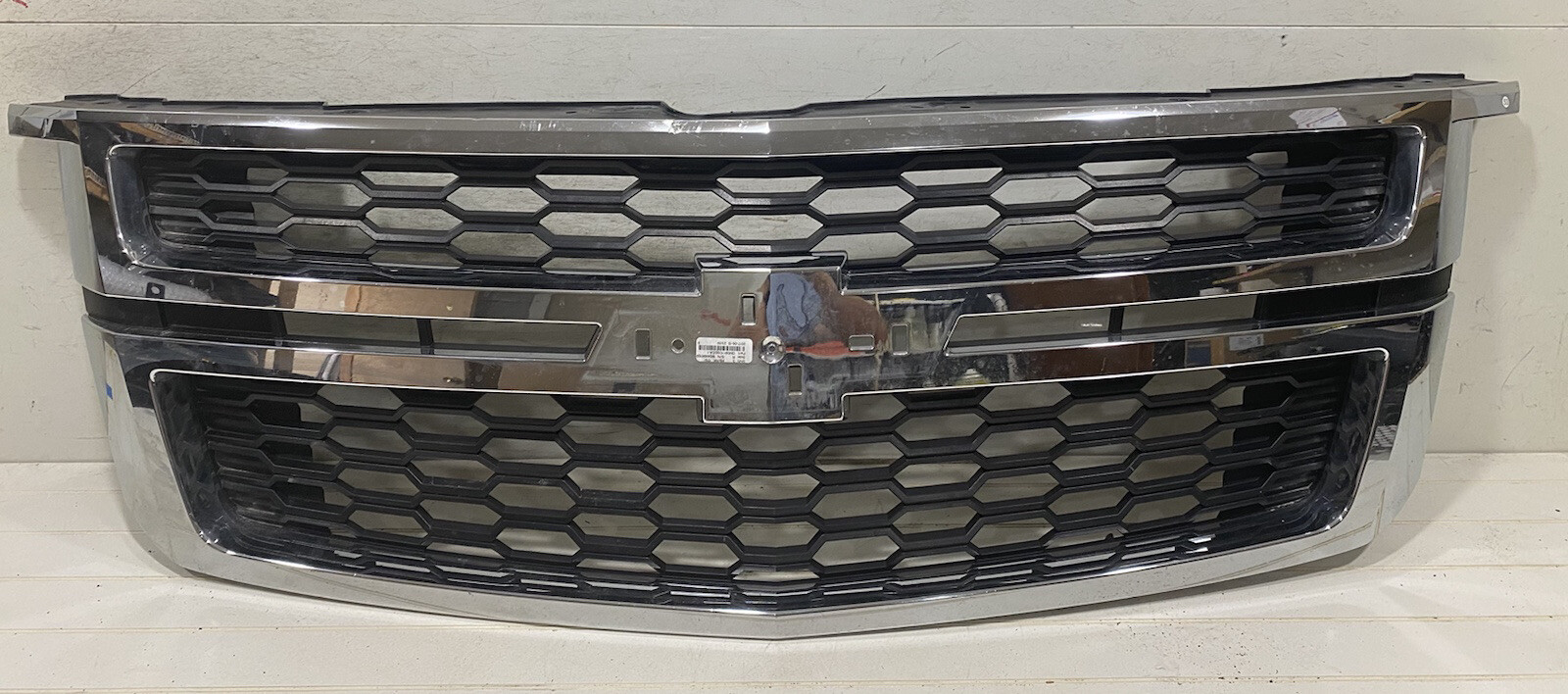 2015-2018 Chevy Tahoe & Suburban Chrome Grille OEM GM 23440914 | eBay