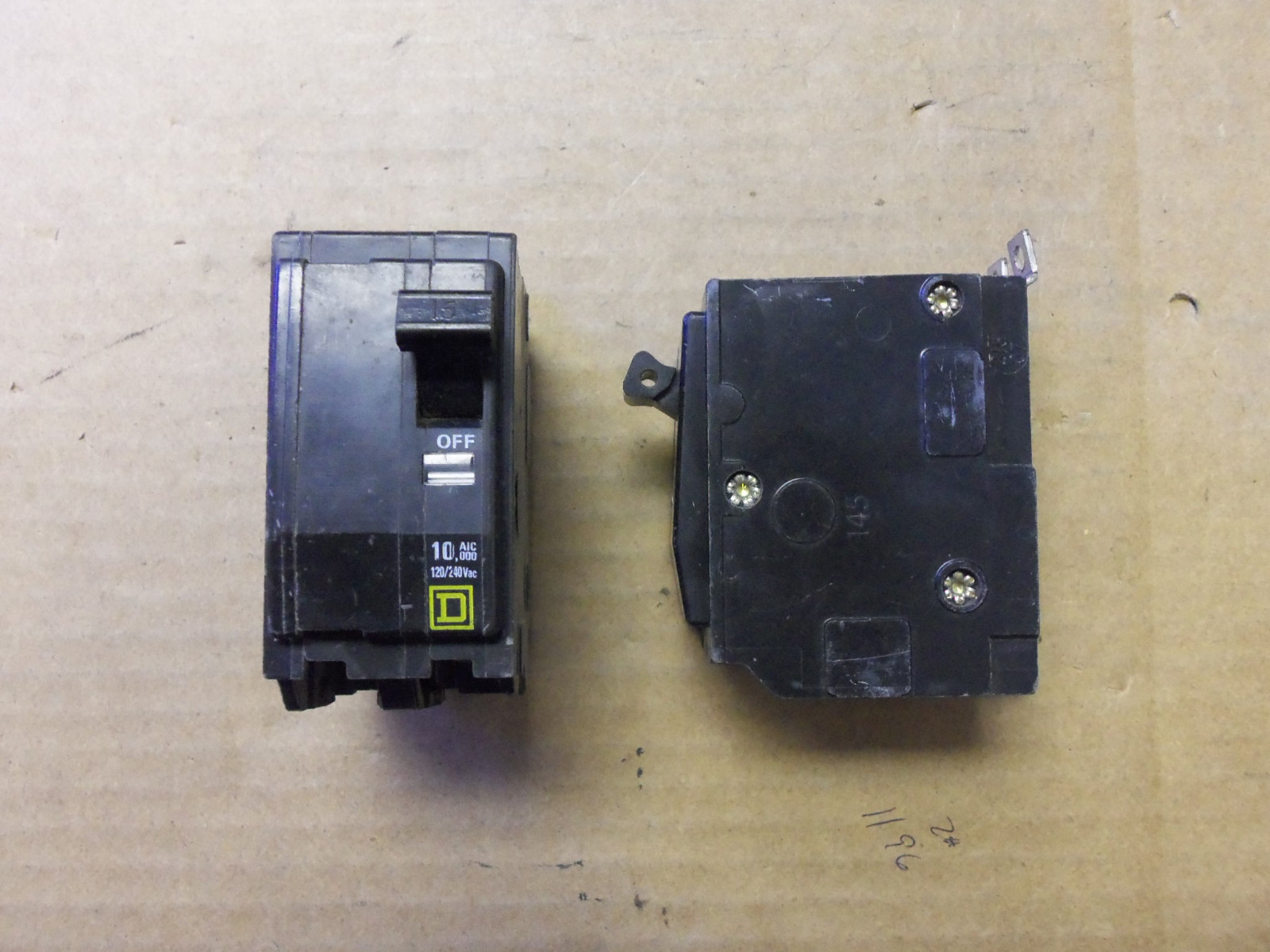 Square D QOB QOB215 2 pole 15 amp 10kA Circuit Breaker YELLOW Bolt On ...