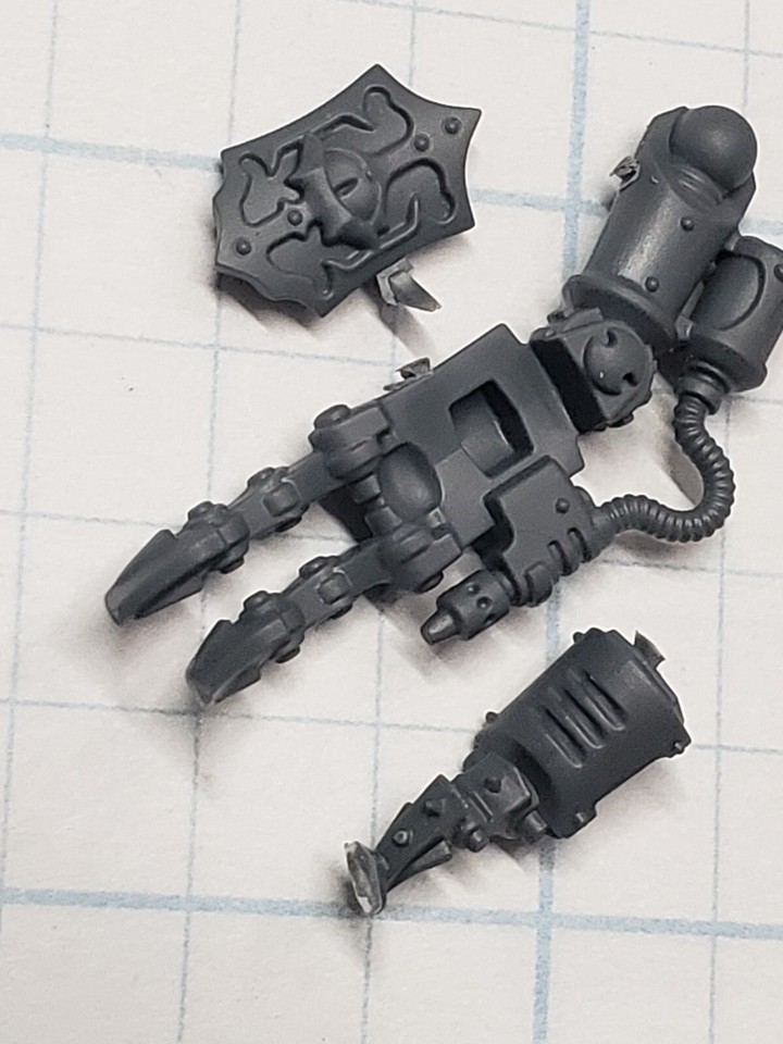 Warhammer 40k Thousand Sons Bits Sekhetar Robot Right Power Claw #14 | eBay