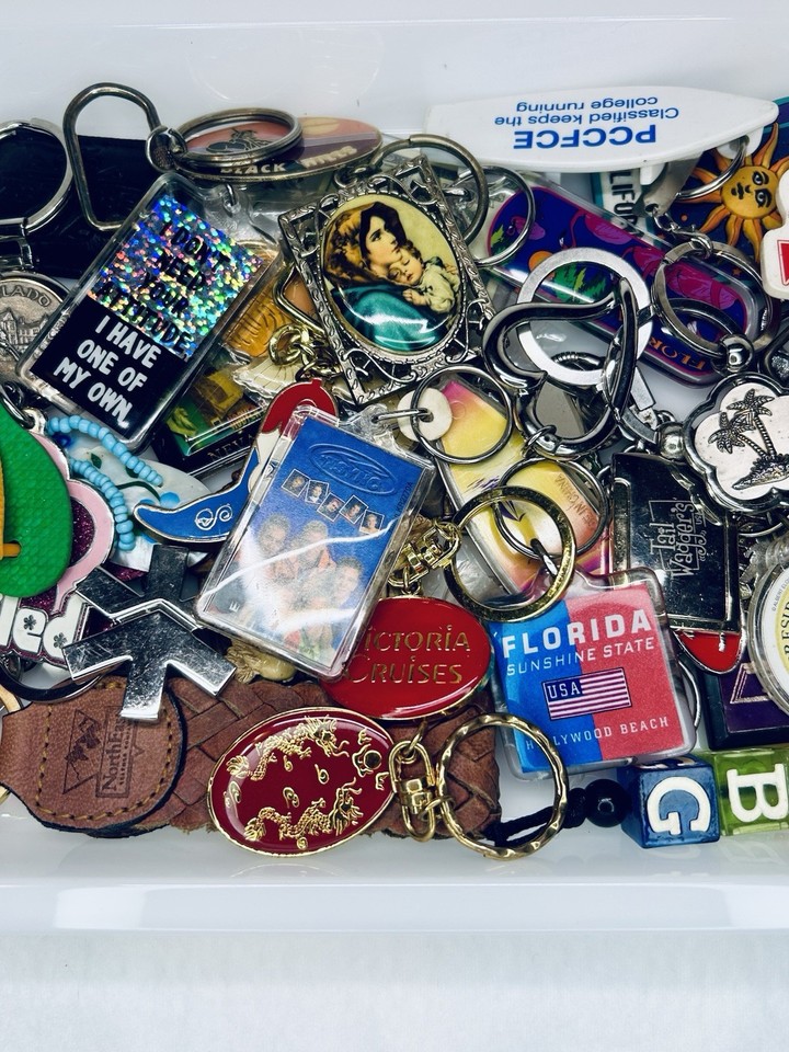 Lot of 40 Vintage & Modern Keychains Travel, NSYNC, Spoiled, Patriotic ...