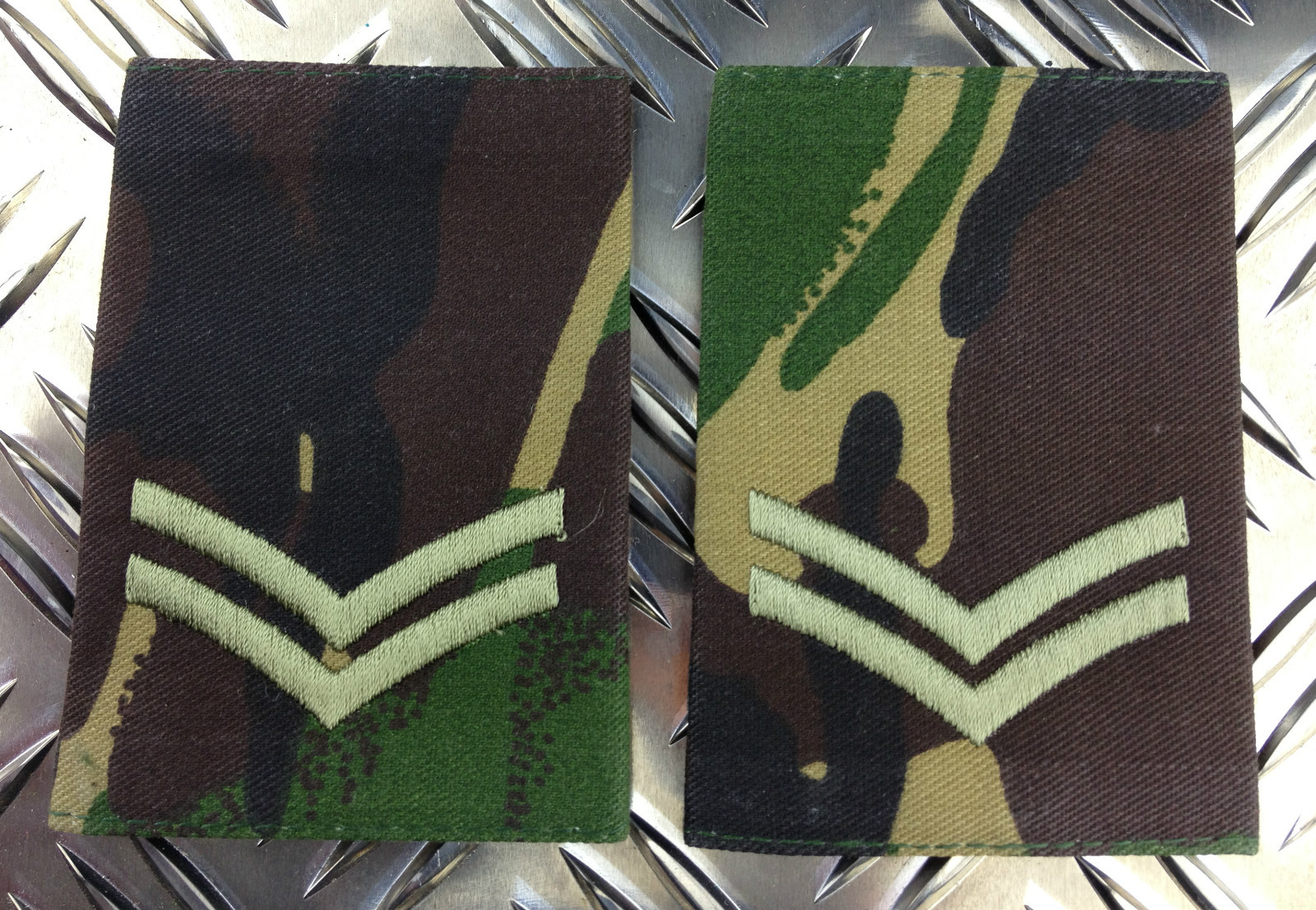 Genuine British Army Woodland camo CORPORAL Rank Slides / Epaulettes ...