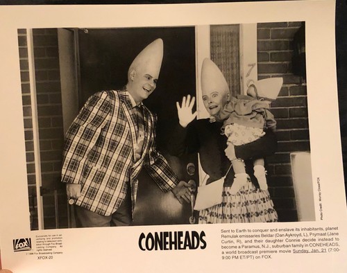Coneheads- Movie Photo - Dan Aykroyd - Jane Curtain SNL - Saturday ...