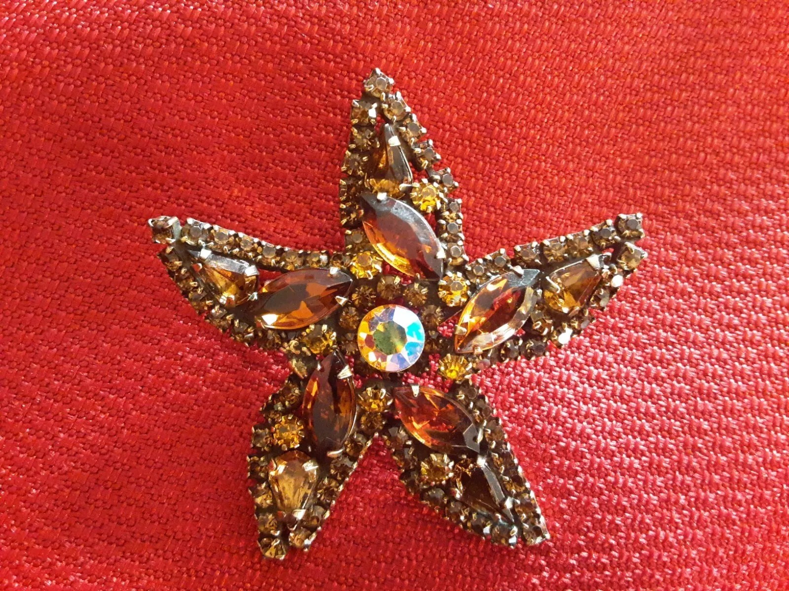 Weiss Rhinestone Starfish Broach. Vintage. Marked. - Gem