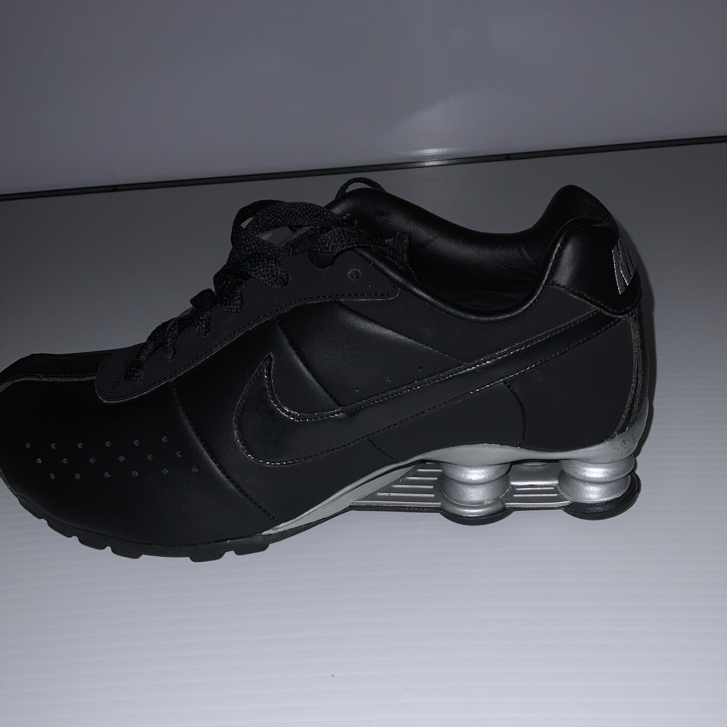 NIKE SHOX MENS 7.5 NEVER BEEN WORN NIKE SHOES BLACK AND SILVER | eBay